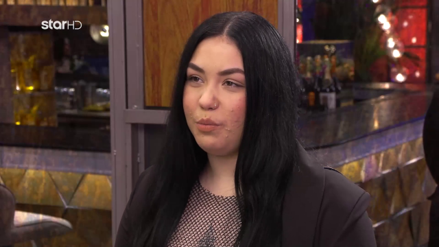 First Dates | Η 19χρονη Ελένη ψάχνει έναν άντρα με άσχημη μύτη! | Star TV